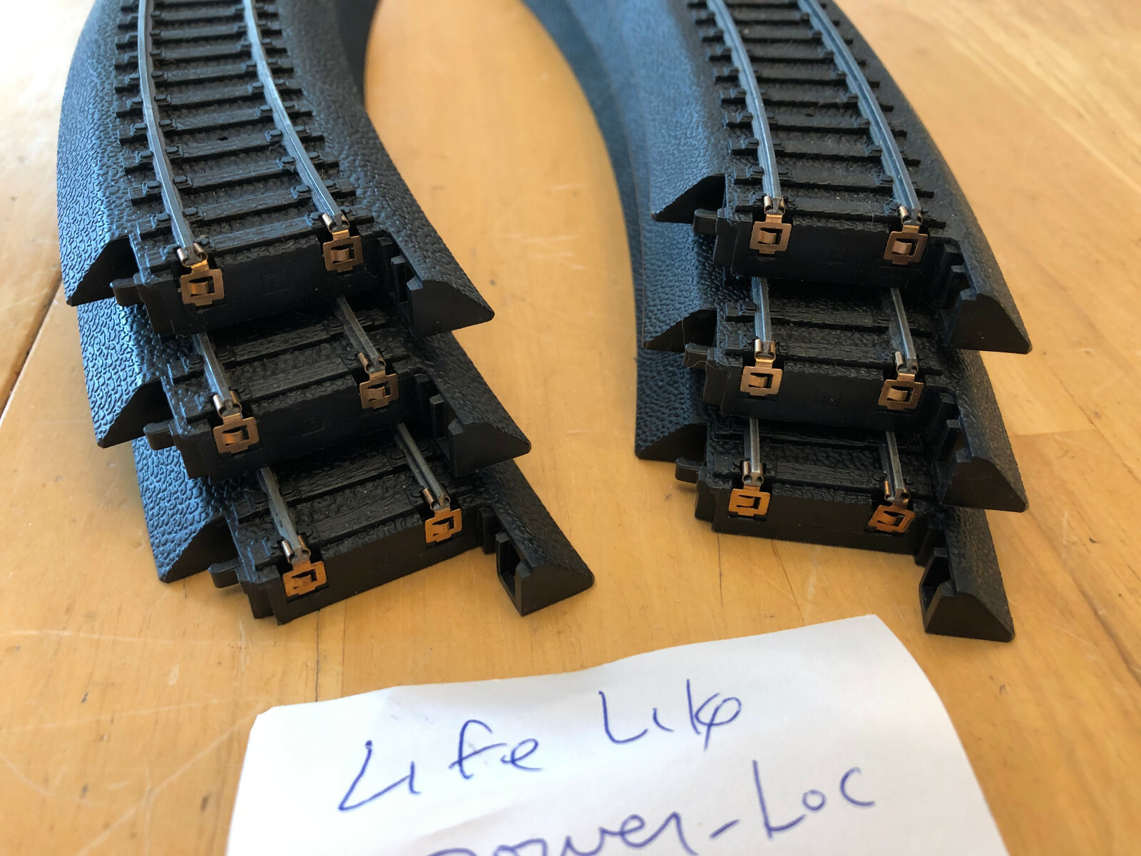 Life Like Train HO Power-Loc Track Black Roadbed - 6 Pieces Makes 1/2 ...