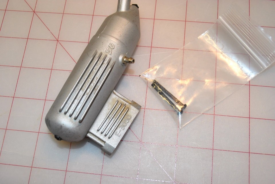 O.S. LA40 R/C Model Airplane Engine w/Muffler. Low run time! With ...
