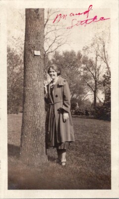 Beautiful Young Woman Tree Hugger Americana Fashion 1920s Vintage ...