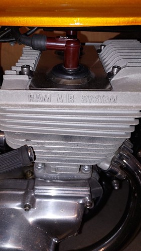 Suzuki GT185 Motorcycle Cylinder Head Spark Plug Cover Plate Set | eBay UK