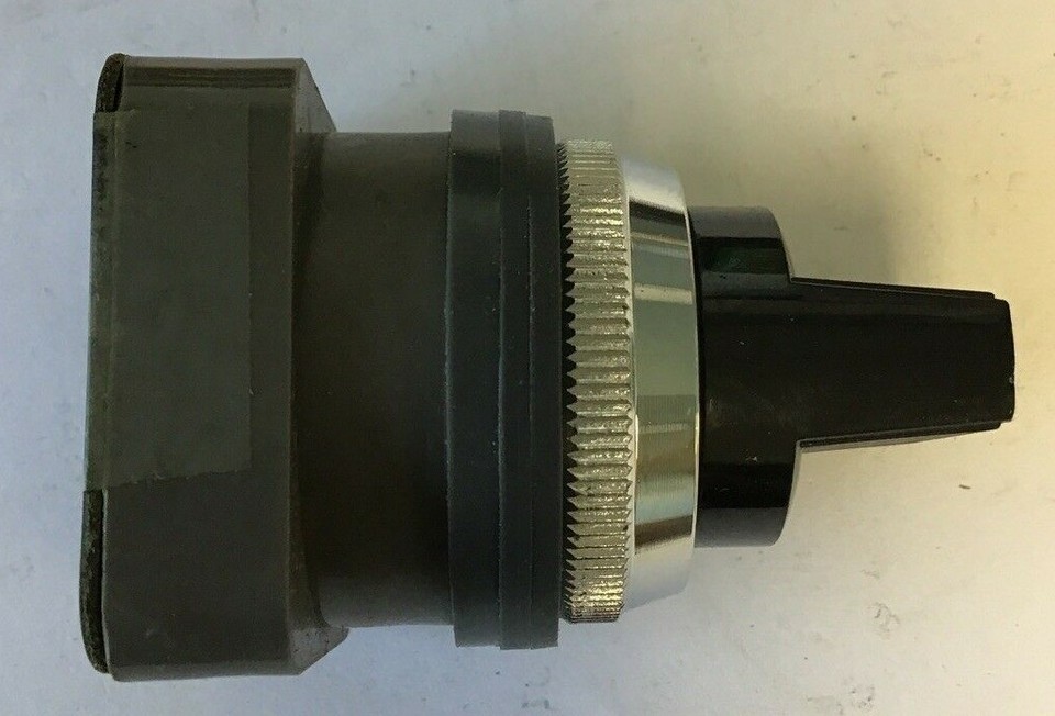 IDEC ASTN 5100B SELECTOR SWITCH***LOTOF25*** | eBay