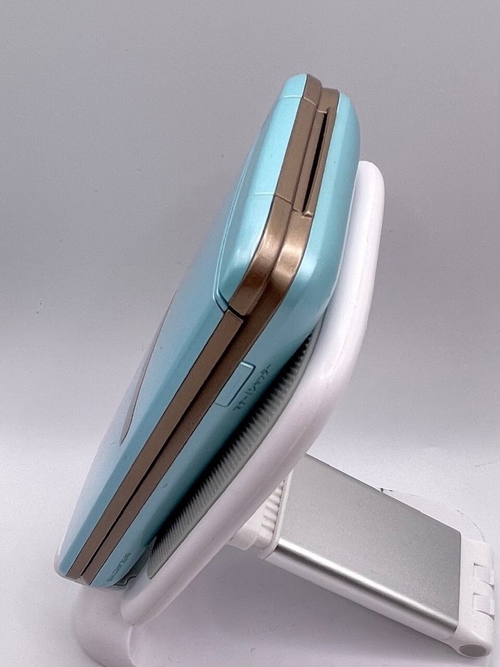 KYOCERA GRATINA KYF39 Light Blue Android Flip Phone Unlocked From Japan ...