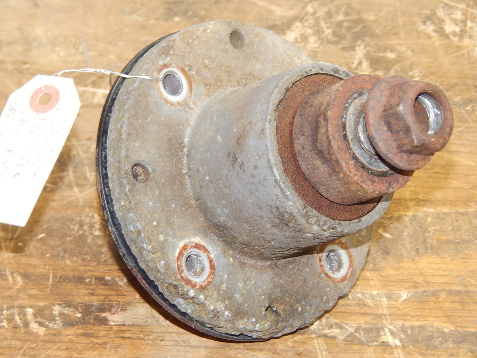 Cub Cadet M60 Tank Deck Spindle 918-05125 #2 | eBay