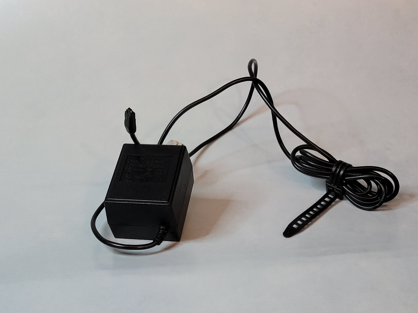 NetBit AC Adapter Model DV-0555R-1 Input 120VAC Output 5.2VDC | eBay