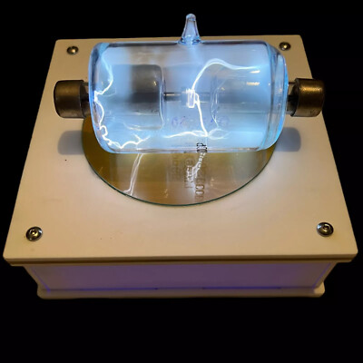 Flat powerful tesla coil and compact for gas-discharge tubes and bulbs ...