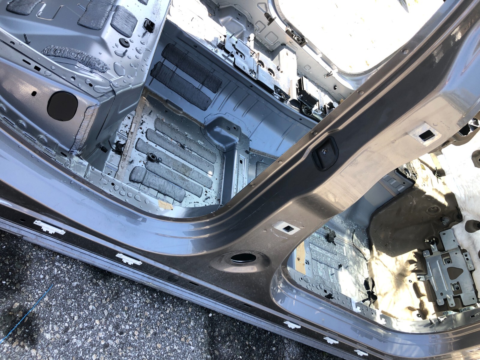 2018-2022 ALFA ROMEO STELVIO RIGHT PASS SIDE B PILLAR ROCKER PANEL CLIP ...