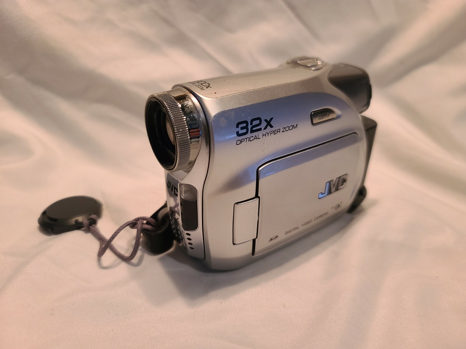 JVC Digital Camera GR-D370u 32x Optical Zoom 800x Digital Zoom Only Cam ...