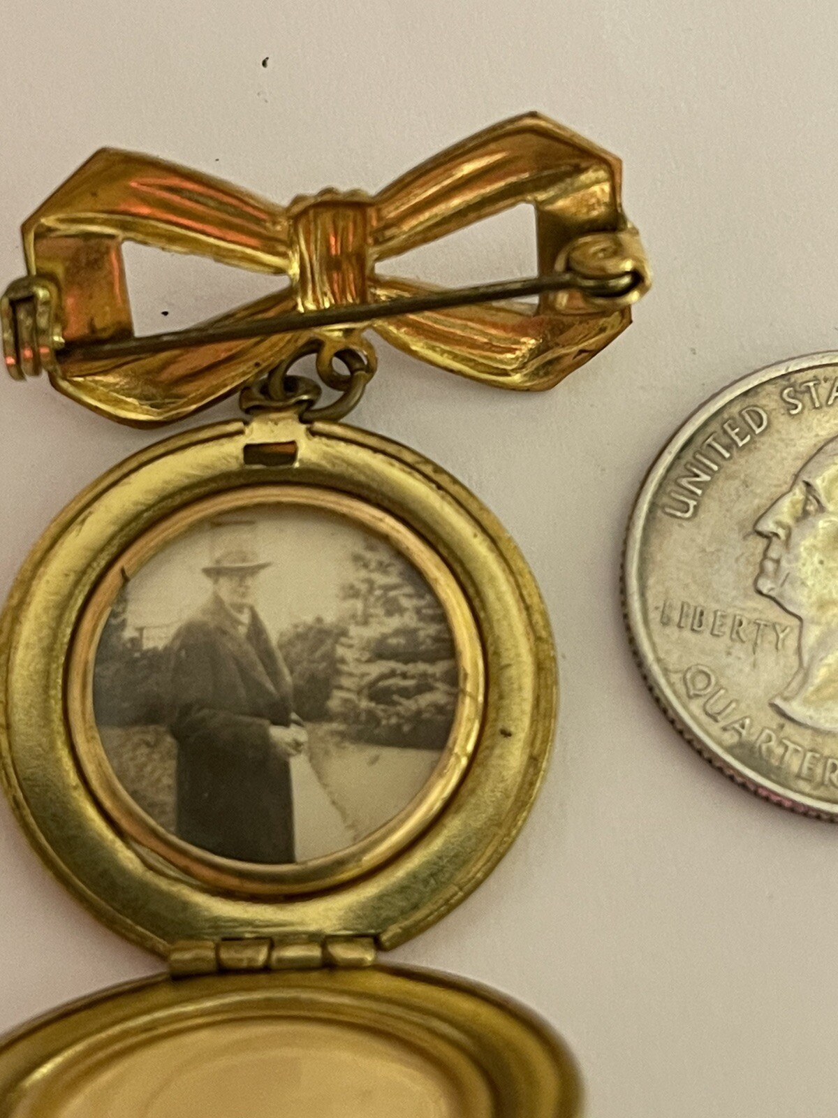 Vintage Retro Era Gold Bow with Round Guilloche Pink Rose Locket Pin ...