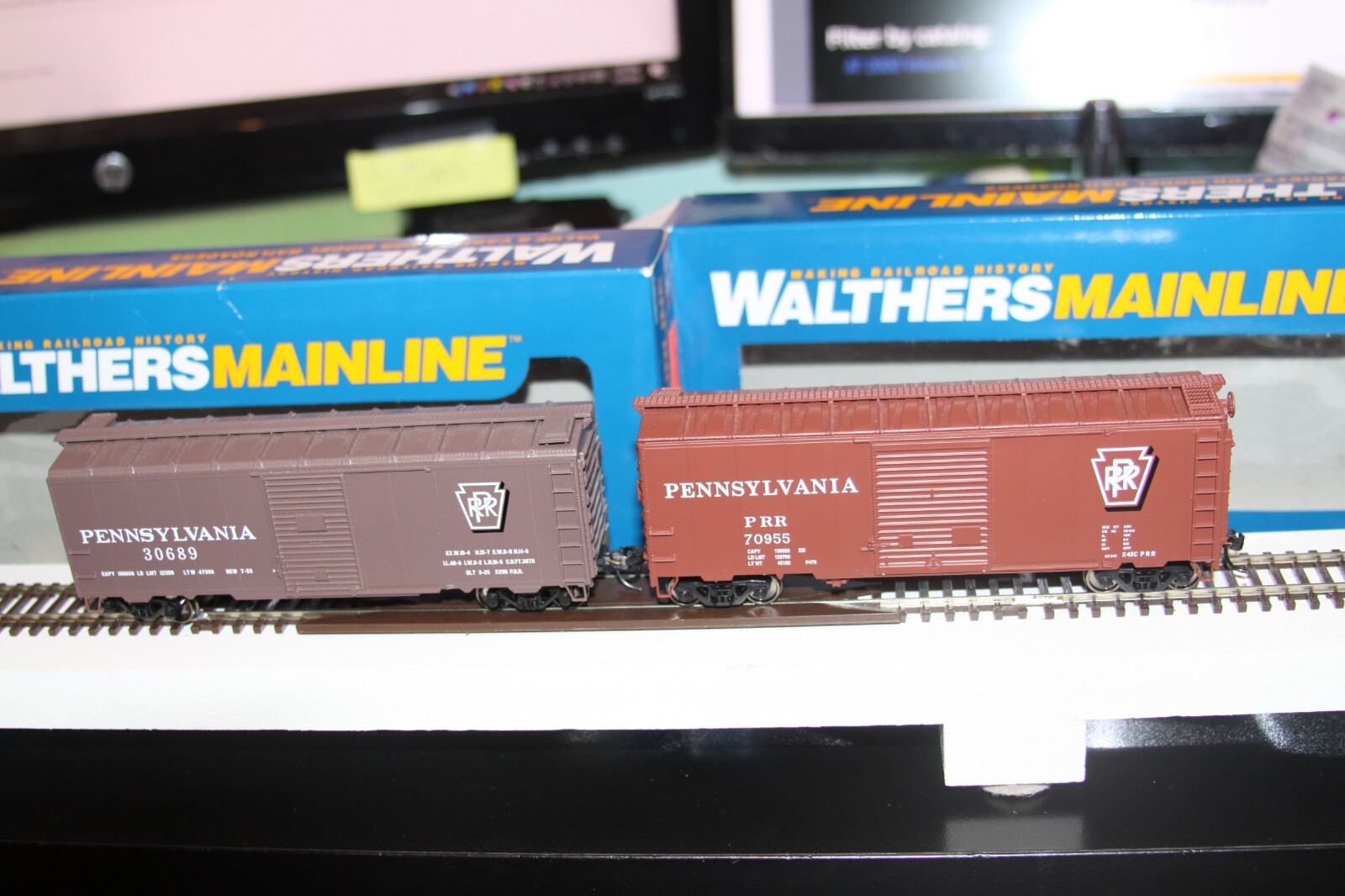 HO scale 2 Walthers Mainline Box cars # 910-2260 & 910-1784 USED PRR | eBay