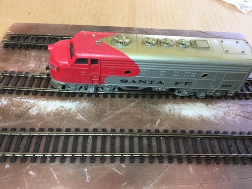Bachmann Santa Fe Diesel Locomotive 307 Runs Rough HO Scale Trains | eBay