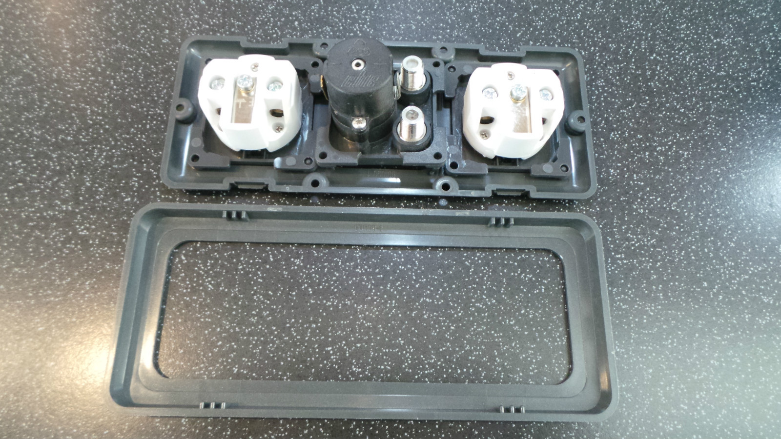 CBE C-LINE 2X 240V 3PIN SOCKET+ 12V/TV/SAT GUNMETAL GREY FACIA ...