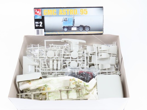 1:25 Scale AMT Ertl 38164-1HD GMC Astro 95 Truck Kit | eBay