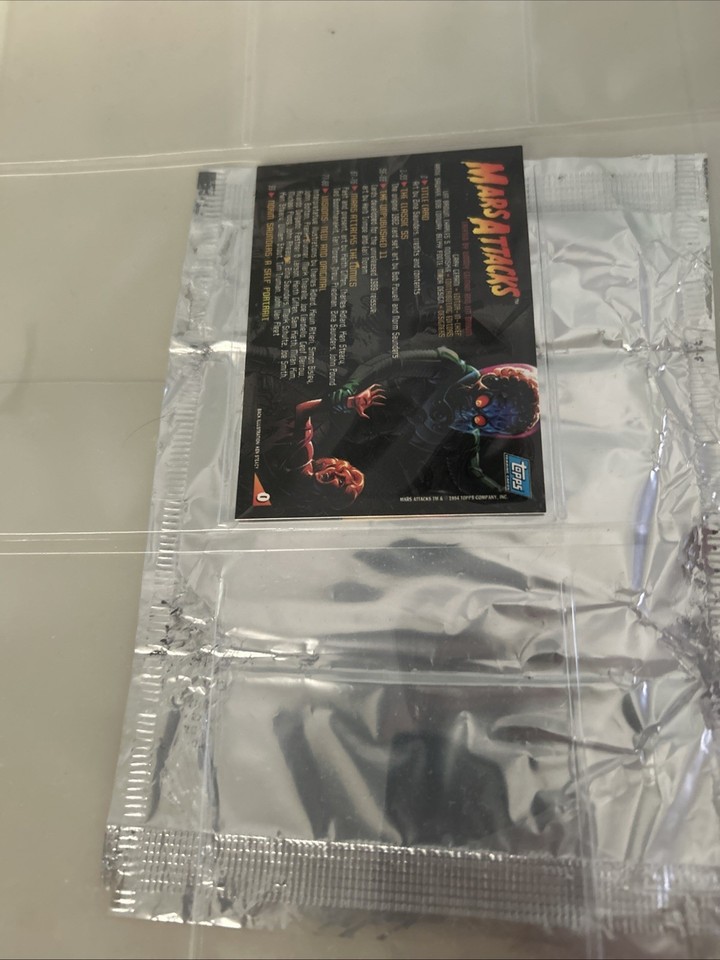 1994 Mars Attacks Complete set Base Cards 0-99 Topps With Wrapper In ...