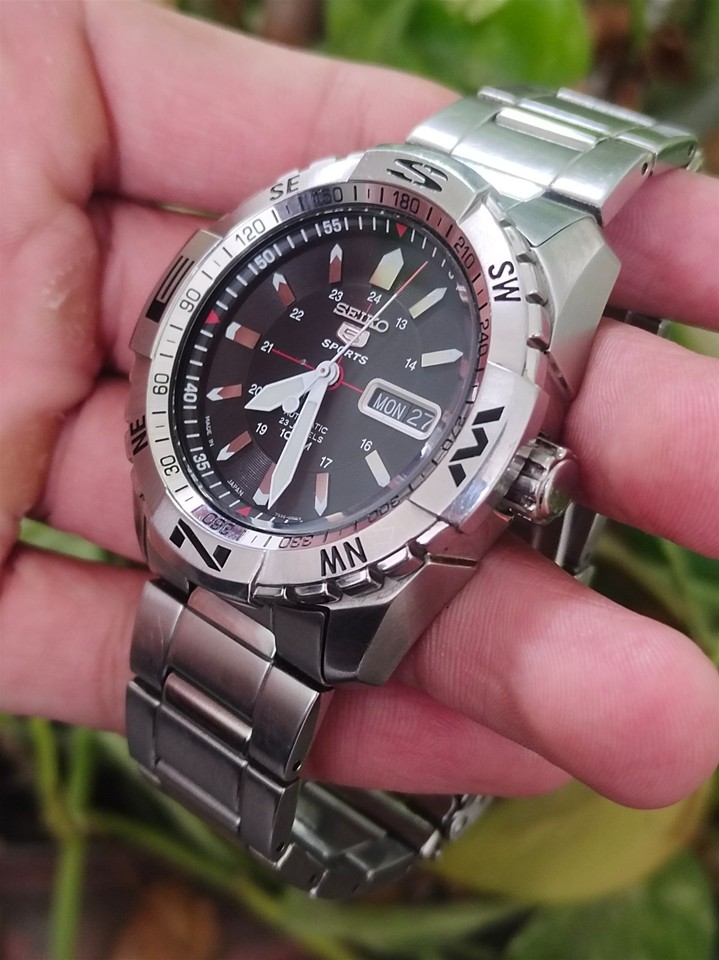 Seiko 5 Sports 7S36-04M0 Compass Bezel Automatic 23 Jewels Men's Watch ...