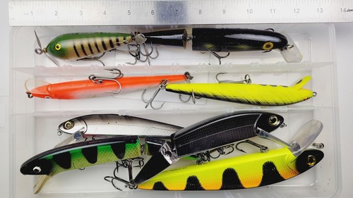 Fishing Lures Lot T - Freshwater Lures Jerkbait Divers Swimmer Musky ...