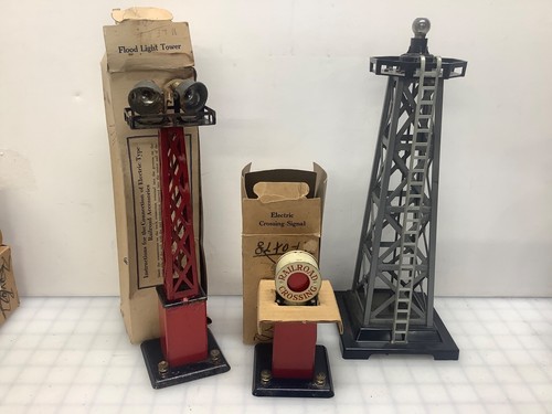 Vintage Marx Train Revolving Beacon Tower, Crossing signal, Floodlight ...