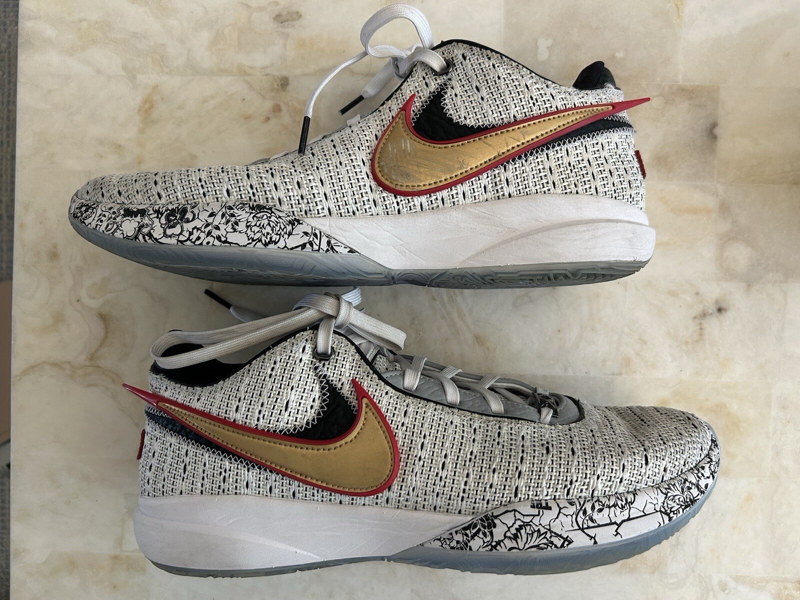 Nike LeBron XX White/Metallic Gold/Black The Debut M… - Gem