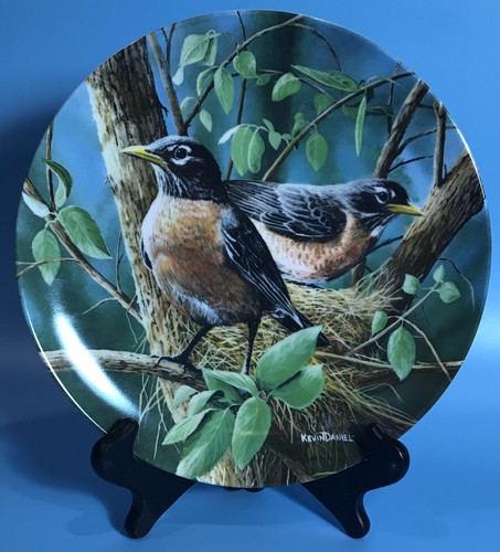 Edwin M Knowles Collector Plate The Robin # 6 Encyclopedia Britannica ...