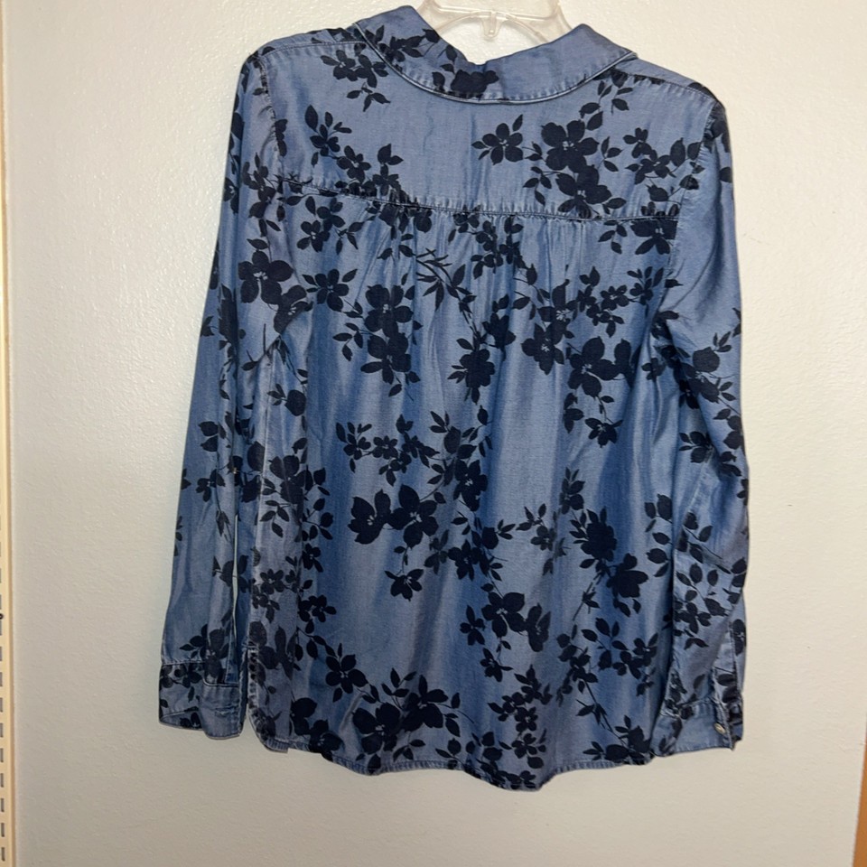 Soft beautiful women J. Jill Tencel Denim Floral Henley Popover Roll ...