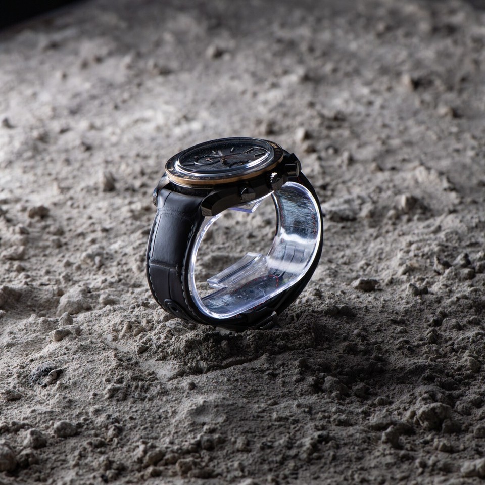 Omega Speedmaster Meteorite Grey Side of The Moon Gold Chronograph B+P ...