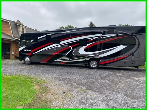 2021 Thor Motor Coach Outlaw 38MB Class A Gasoline Toy Hauler Motorhome ...