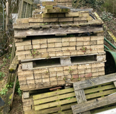 200 used Paving block bricks.Lots of uses.Patio,Walls,Building,Driveway ...