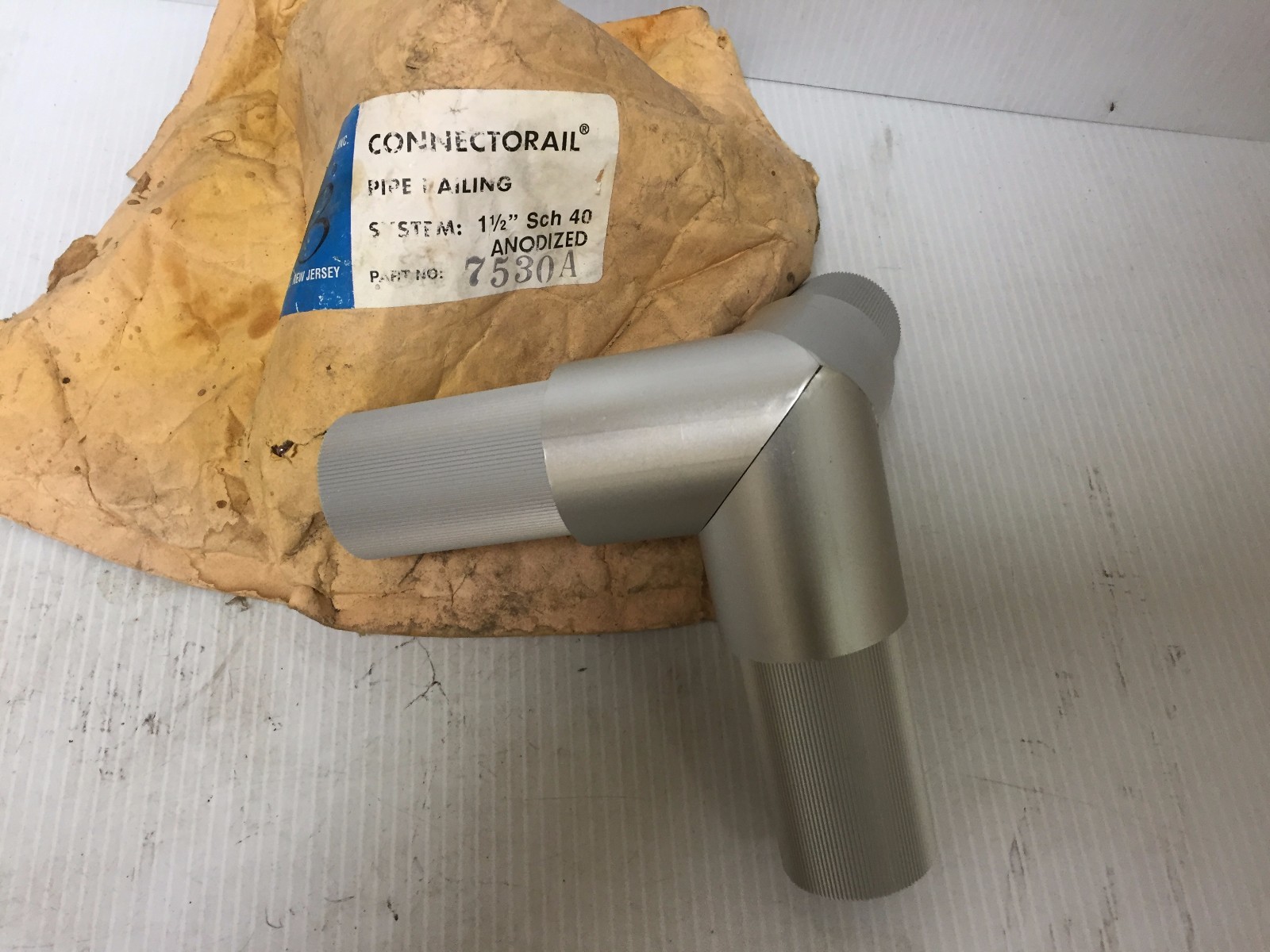 7530 Aluminum 90 Degree Three Way Elbow 1.5" Julius Blum Connectorail ...
