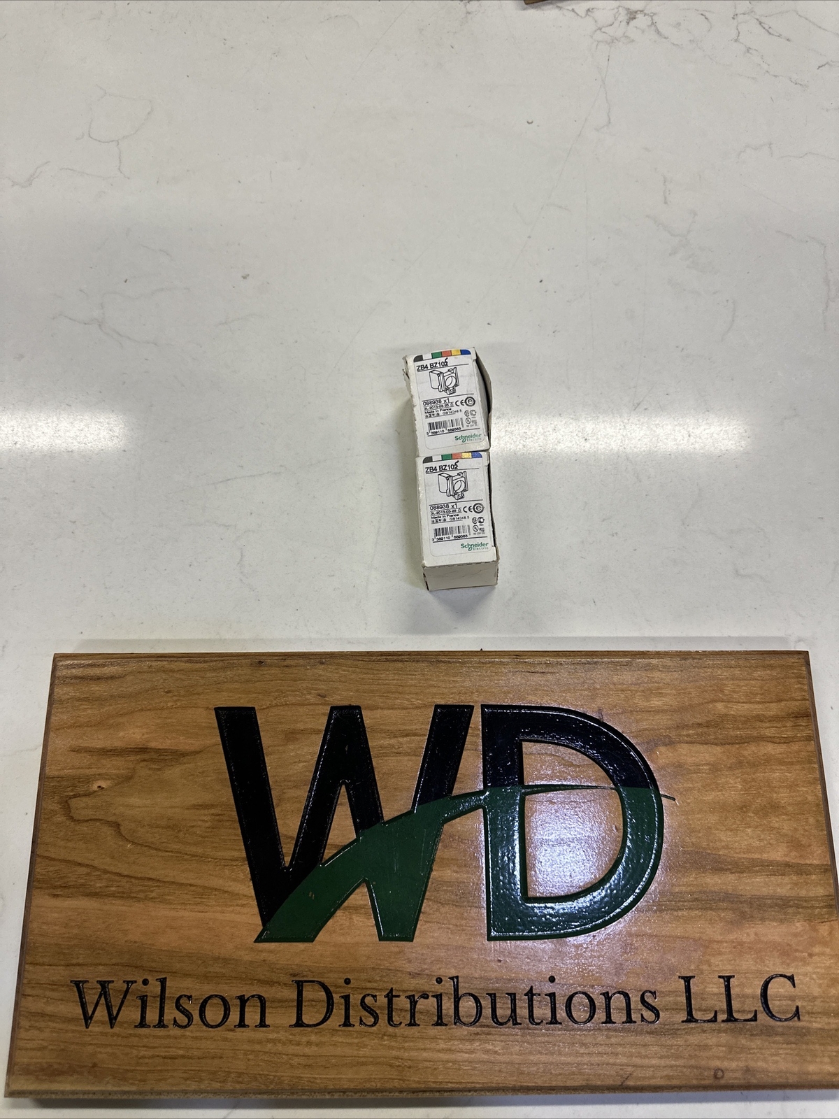 New Lot Of 2 ZB4BZ102 Mounting Base & 1NC Contact Block ZBE-102 ...