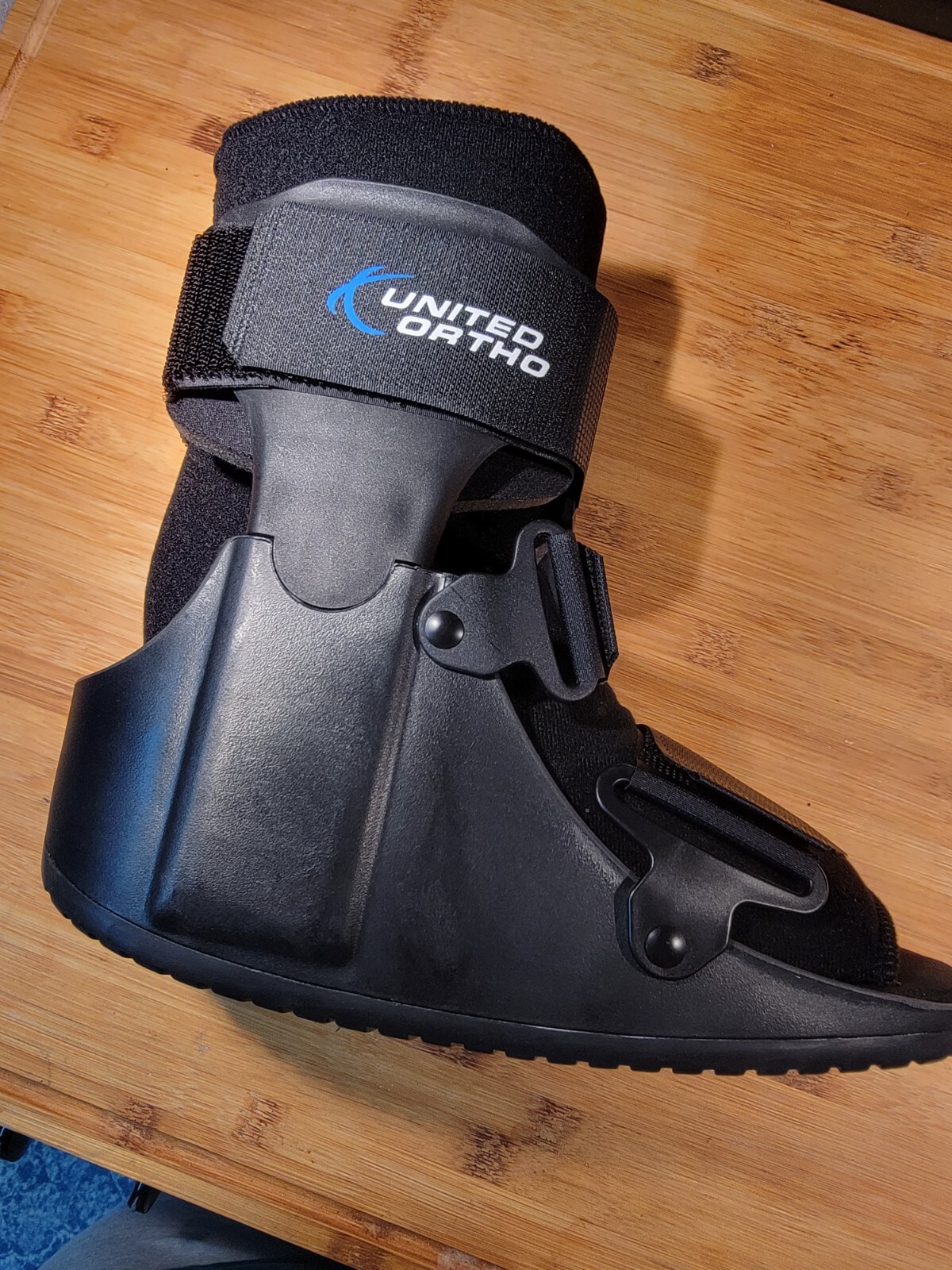 SMALL United Ortho Short Cam Walker Fracture Foot Boot Fits Left or ...