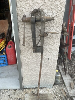 Vintage Blacksmithing Tools Vise Leg Vise Post Vise Blacksmith Tools ...