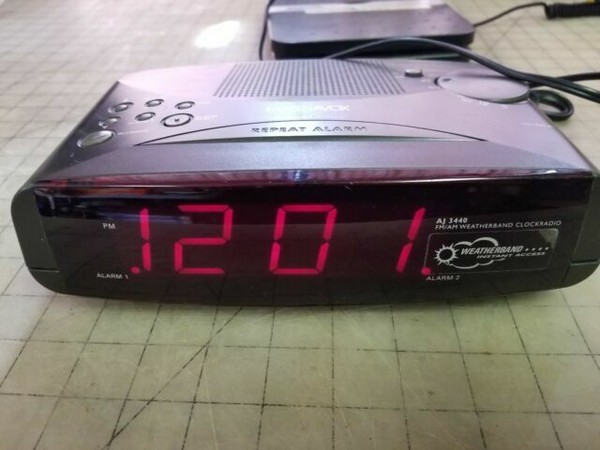 Magnavox Dual Alarm Clock Radio With Weather Band AJ3440 for sale ...