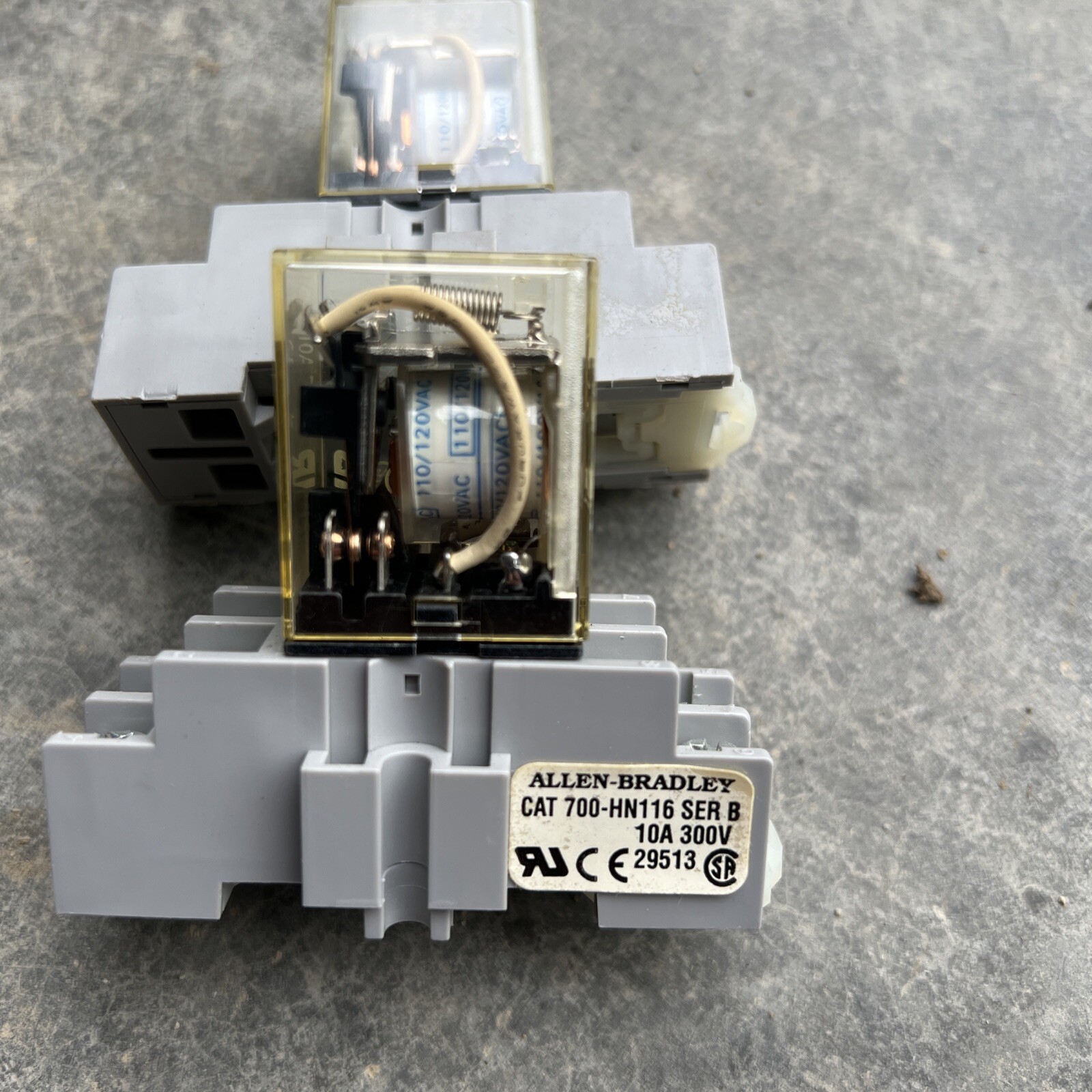 LOT OF 2 ALLEN BRADLEY CAT 700-HN116 SER B 10A 300V W/ 700-HF32A1 RELAY ...
