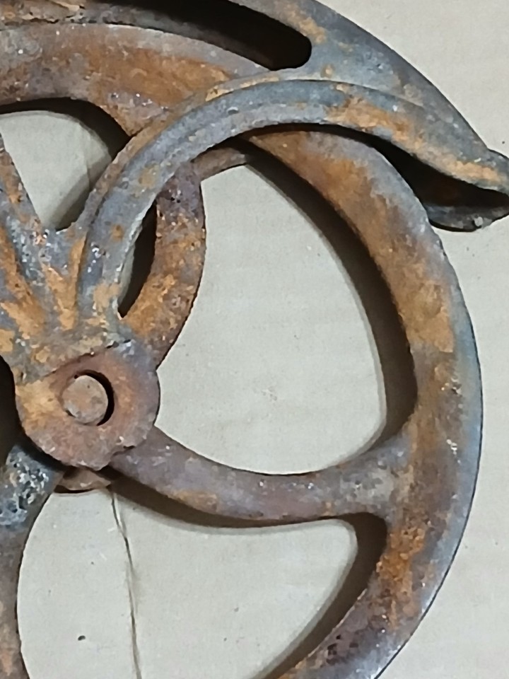 Antique Cast Iron Old Farm Barn Well Pulley Wheel Steampunk - 7.5 ...