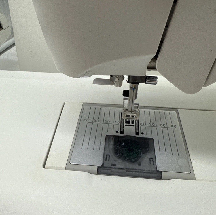 Husqvarna Viking Designer Topaz 40 Sewing Embroidery Machine w Case | eBay