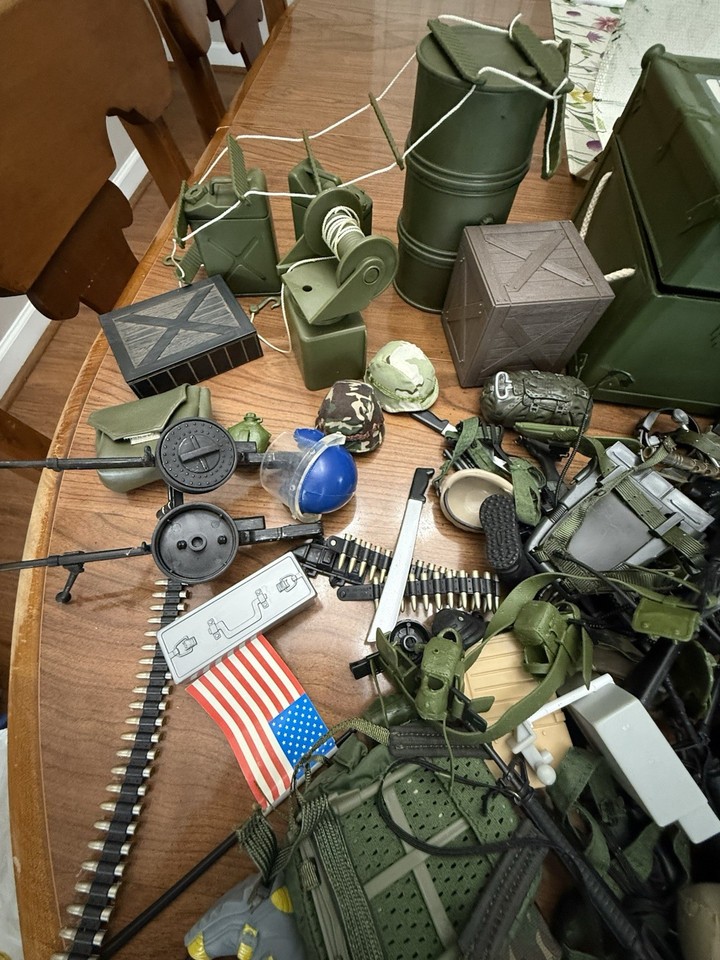 Huge Gi Joe Guns And Accessories And Box Huge Lot | eBay
