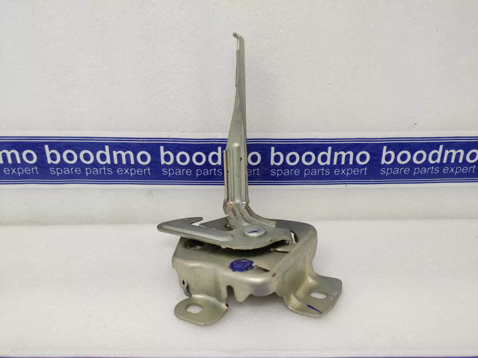 Bonnet Lock for MAHINDRA KUV 100, KUV 100, KUV 100 F/L - 0114CAZ00041N ...