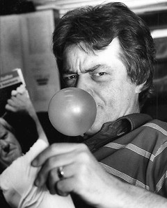 WLS CHICAGO DISC JOCKEY LARRY LUJACK WITH GUM SUPERJOCK 85 - 8X10 PHOTO ...