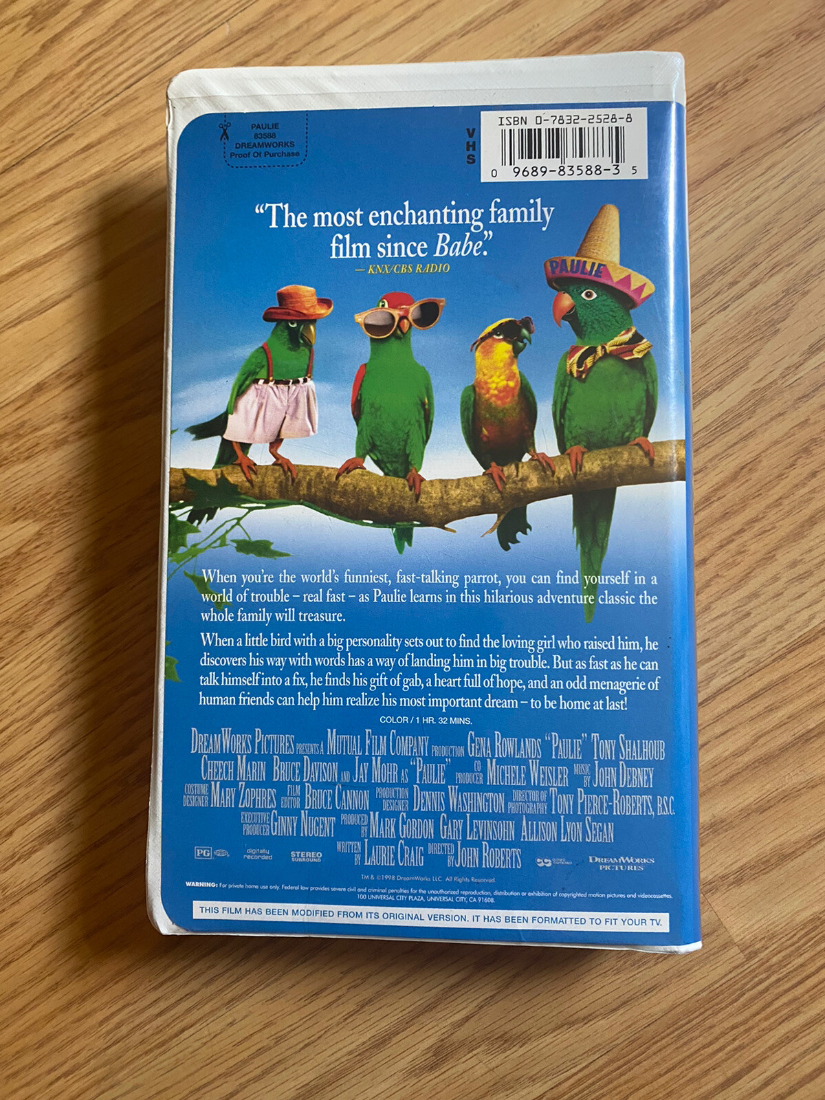 Paulie (VHS, 1998, Clamshell) Gena Rowlands Cheech Marin 96898358835 | eBay