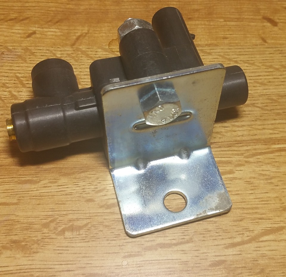 Genuine OEM Navistar International Solenoid Valve 3611896C1 | eBay
