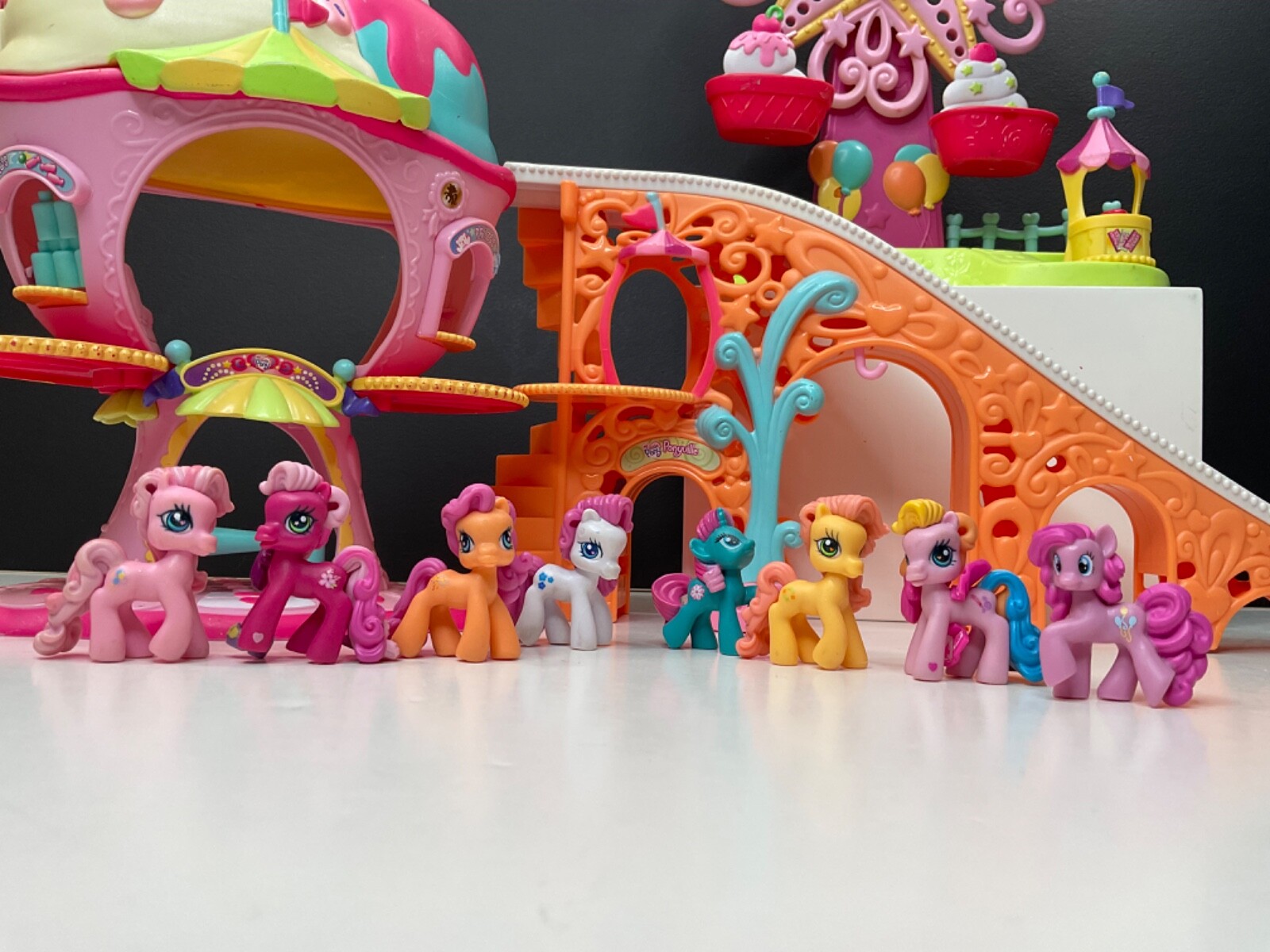 My Little Pony Ponyville Sweet Sundae Amusement Park Playsets w/ 8 ...