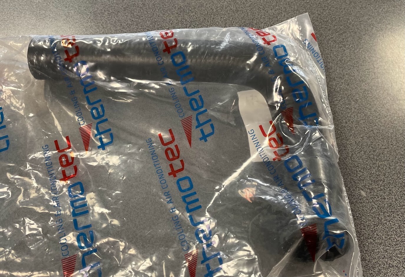 AUDI A4, A6, SKODA SUPERB I, VW PASSAT Radiator Hose 1,6 1,8 8D0121101K ...