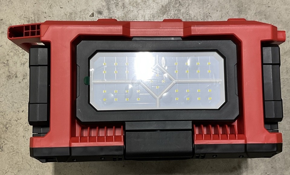 Milwaukee 2357-20 LED Packout Light Light & Charger 3 Pivoting Heads ...