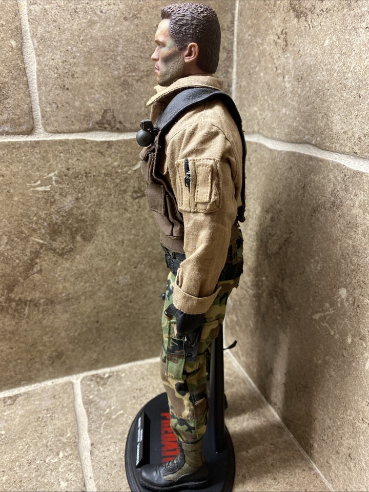 Hot Toys 1/6 PREDATOR Major Alan DUTCH Schaefer Action Figure MMS72 ...