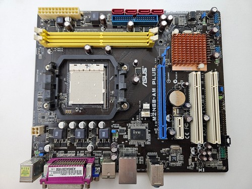 ASUS M2N68-AM PLUS Sockel AM2 AM2+ AM3 DDR2 AMD Motherboard ( ohne ...