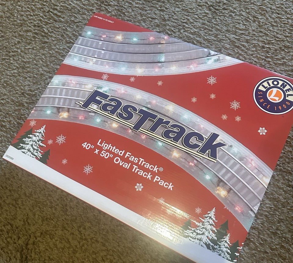 LIONEL FASTRACK LIGHTED CHRISTMAS 40" x 50" OVAL 2025080! O GAUGE TRACK ...