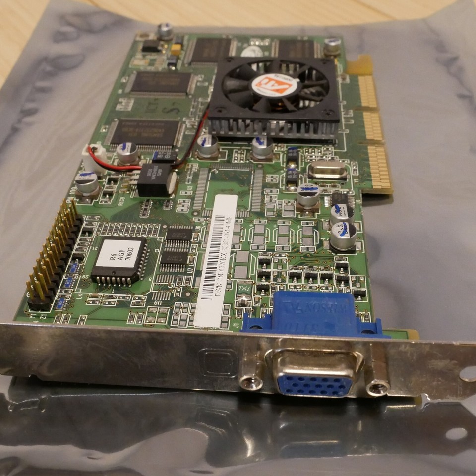ATI RADEON 7200 AGP 4x GRAPHICS CARD R10032 MB 1027060421 Video Card ...