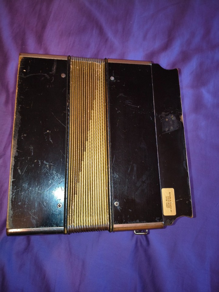 C#/D Hohner double ray melodeon button accordion with saltarelle reeds ...