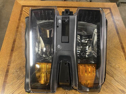 2019-22 Chevy Silverado 1500 OEM Headlamp Assembly Left 84621848 GM ...