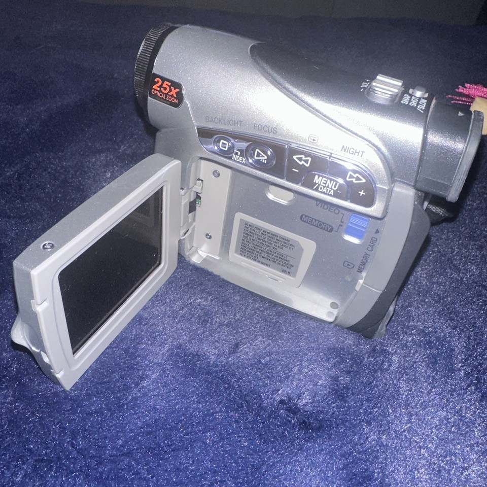 JVC GR-D250U Mini DV Digital Camcorder Case Battery & Charger WORKING ...