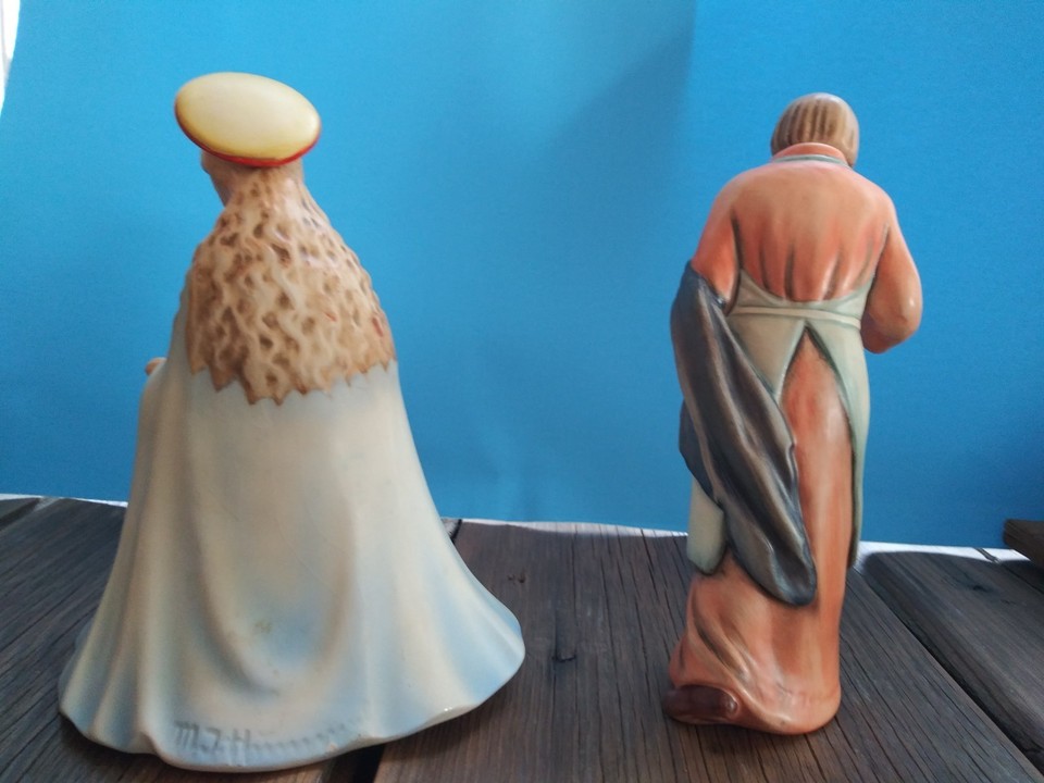 Hummel Figurine Nativity Set Creche - 14 Piece Plus Wood Stable Vintage ...